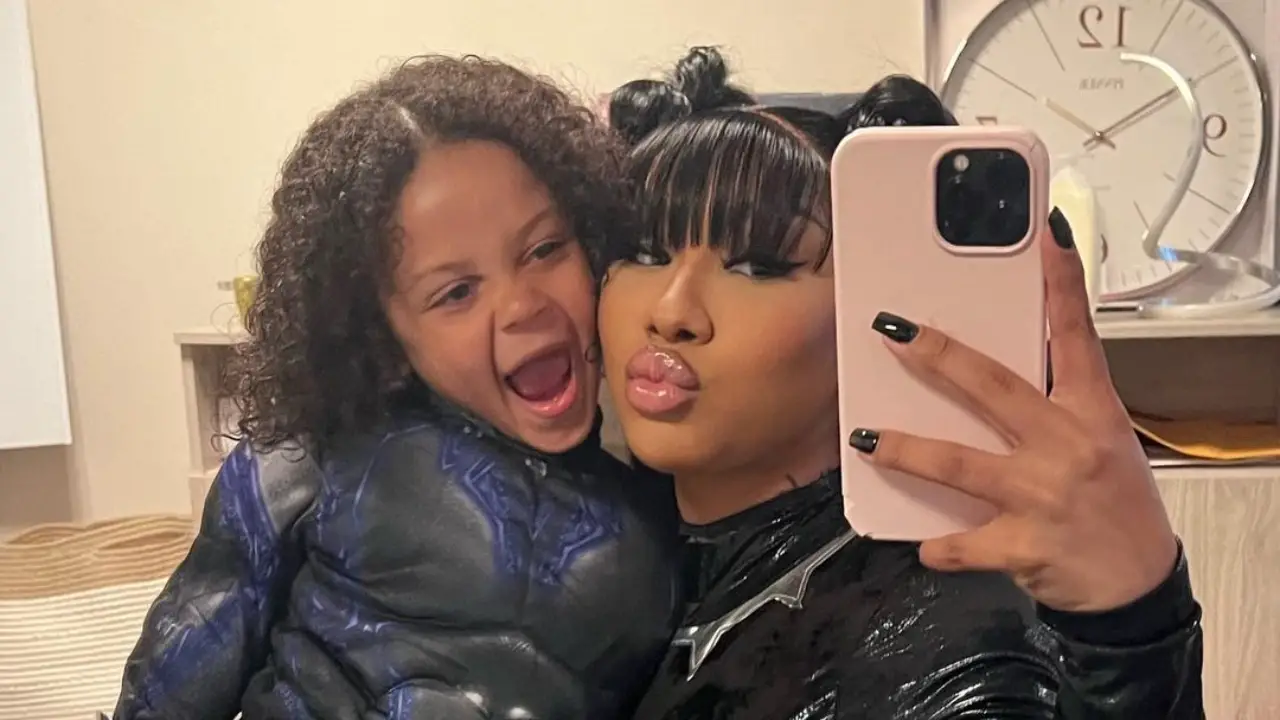 Ari Fletcher’s Boyfriend in 2023: Engaged to Moneybagg Yoo? Baby Father ...