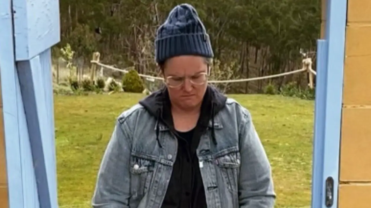 Hannah Gadsby's Weight Gain in 2023: How Do They Look Now? - Celebs In ...