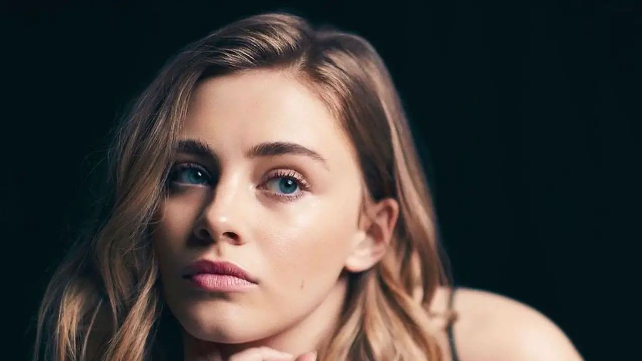 Josephine Langford’s Boyfriend in 2023: Rumors With Hero Fiennes Tiffin ...