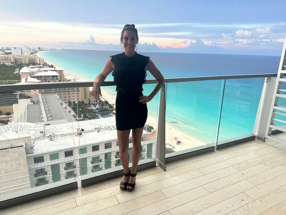 Khara Lewis’ Weight Loss: Check Out Diet and Workout Routine! - Celebs ...