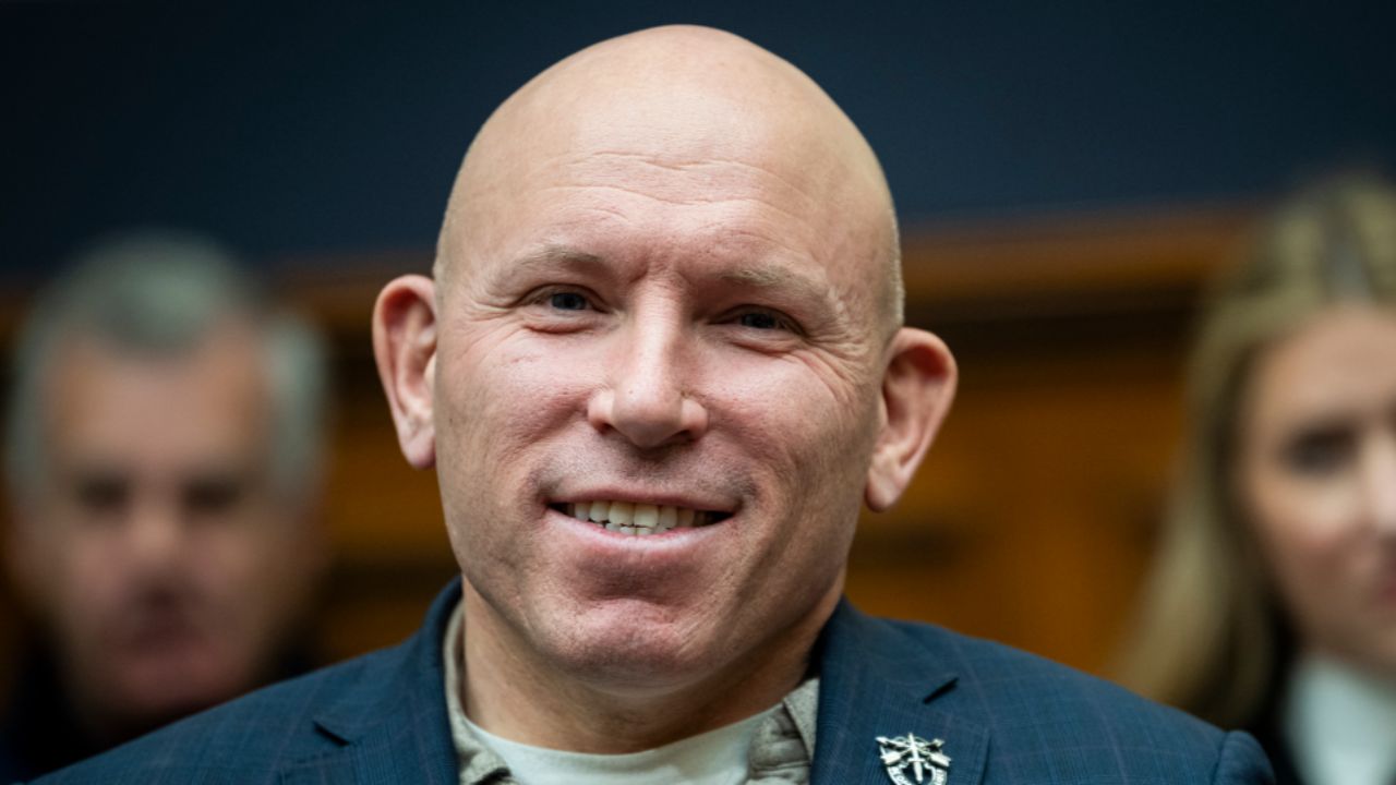 Who Is Ivan Raiklin? US Army Green Beret | Height | Twitter