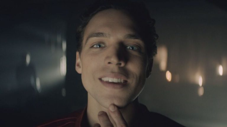 Ben Wiggins’ Ethnicity/Race: Nationality & Parents of the You Cast ...