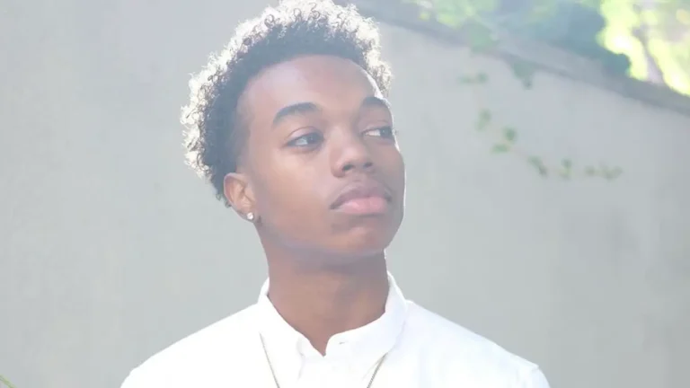 Maliq Johnson Plays Jayson in Grand Army - 5 Quick Facts! - Celebs In-depth