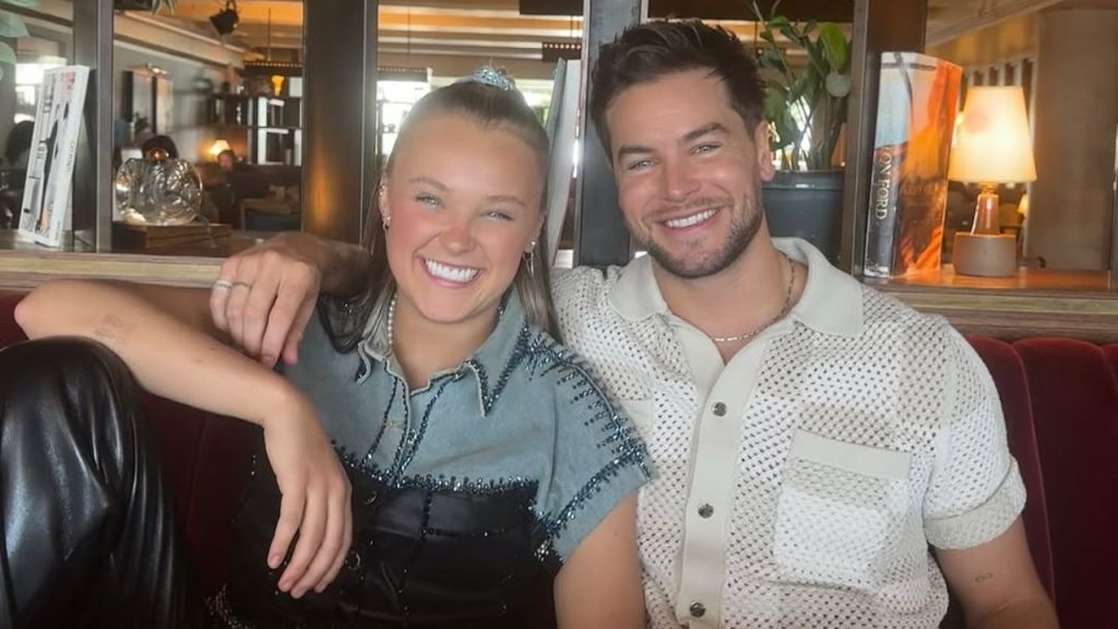 JoJo Siwa Boyfriend: New Romance with Chris Hughes (2025)