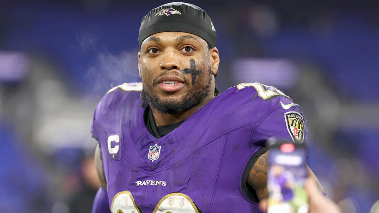 Derrick Henry’s $12M Net Worth: $14M Salary | $30M Contract