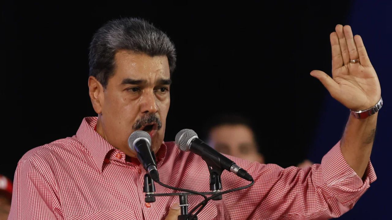 Nicolás Maduro's Parents & Family: His Mom, Dad & Ethnicity